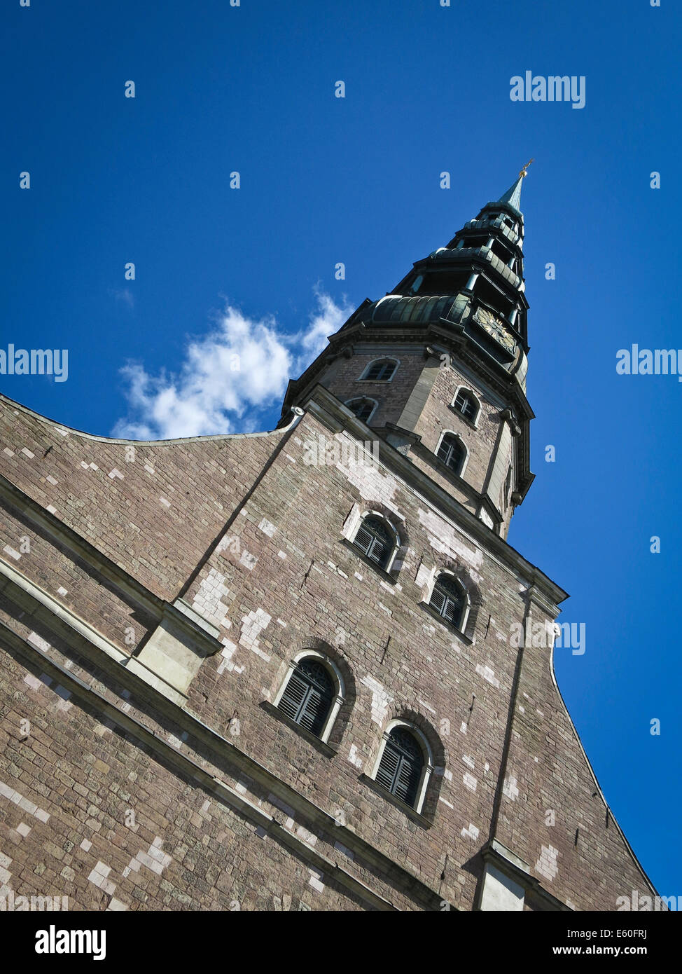 Turm der Petrikirche in Riga Stock Photo - Alamy