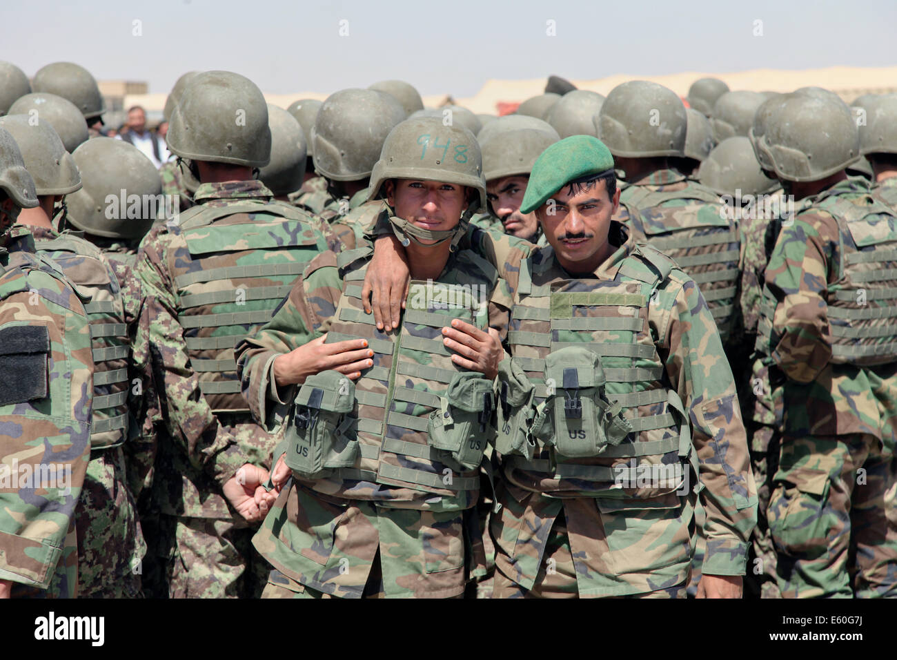 National army soldiers pose photo hi-res stock photography and images ...