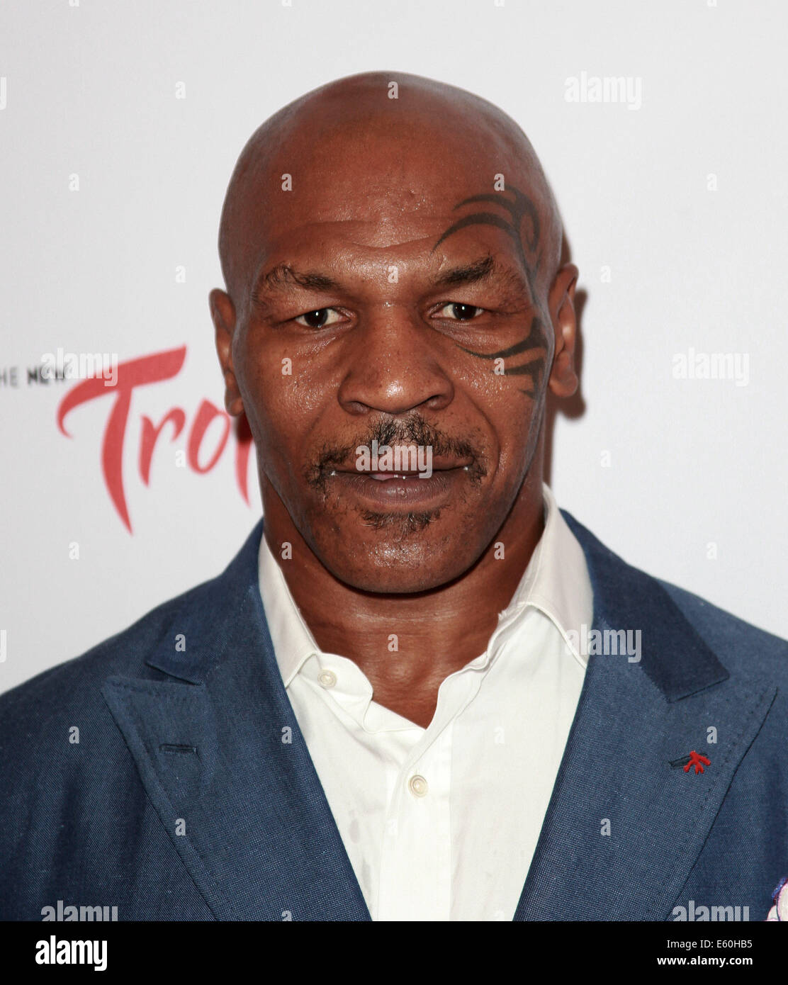 Retired professional boxer hi-res stock photography and images - Alamy