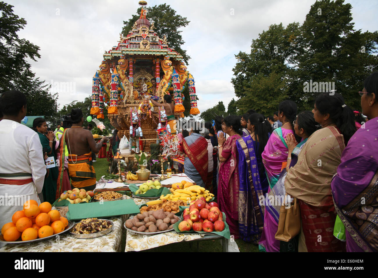 Tamil community tooting hi-res stock photography and images - Alamy