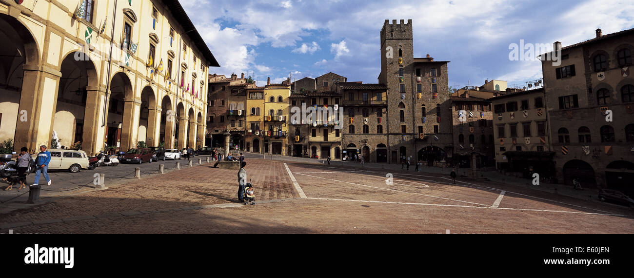 Arezzo piazza hi-res stock photography and images - Alamy