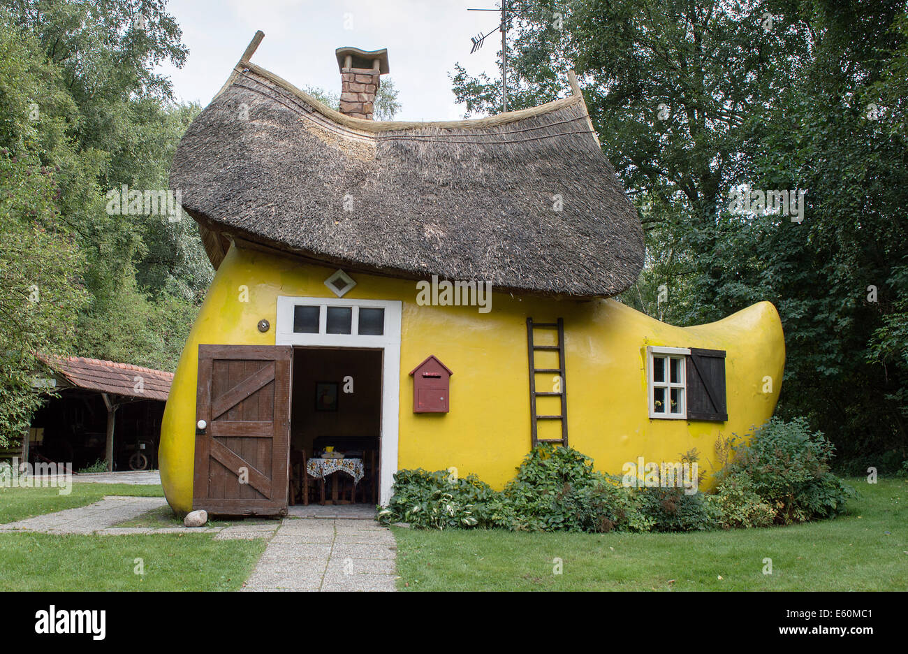 Shoe house hi-res stock photography and images - Alamy
