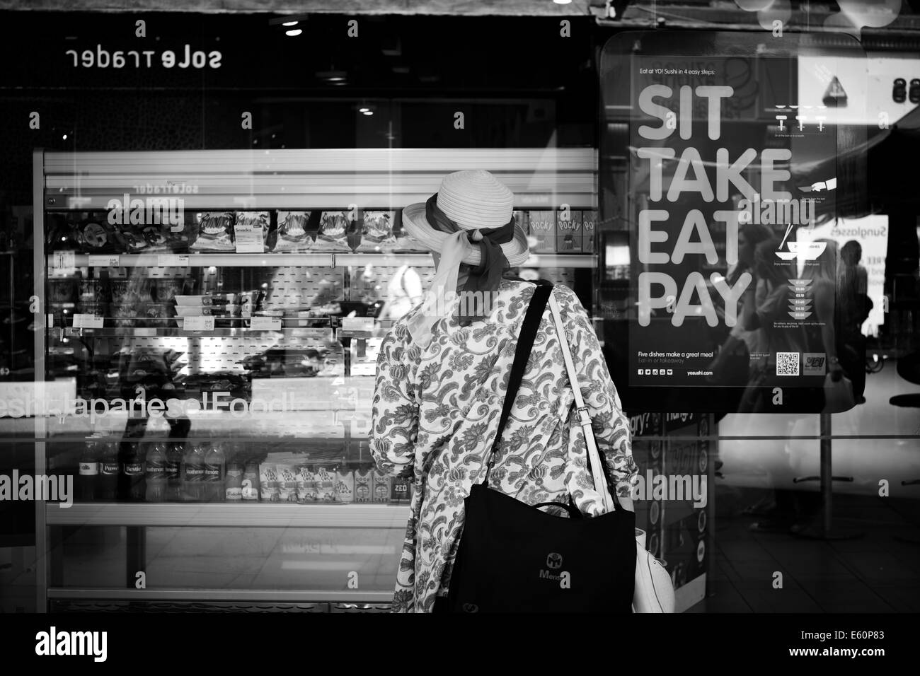 Street photography in cambridge hi-res stock photography and images - Alamy