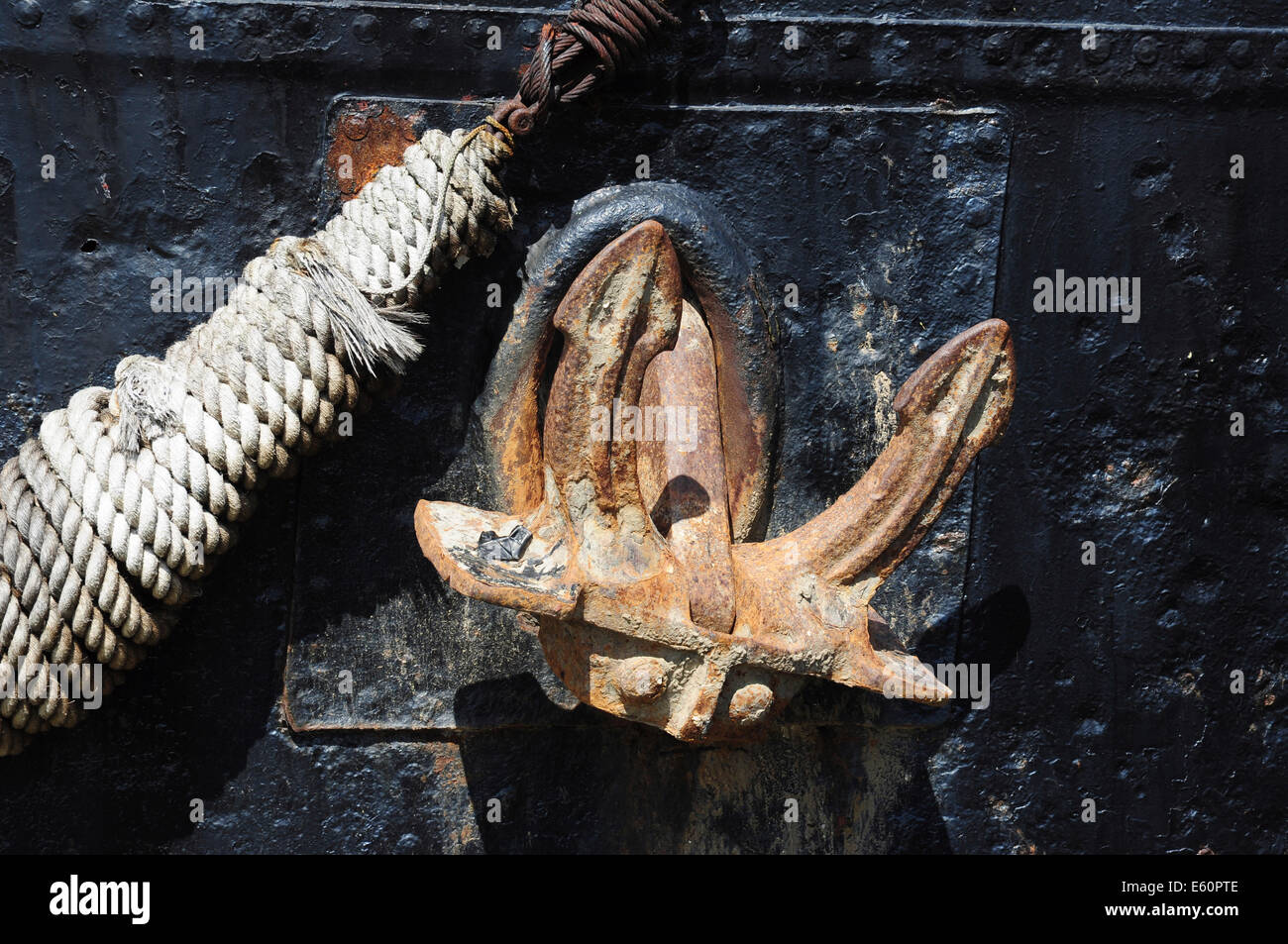 Rusty anchor hi-res stock photography and images - Alamy