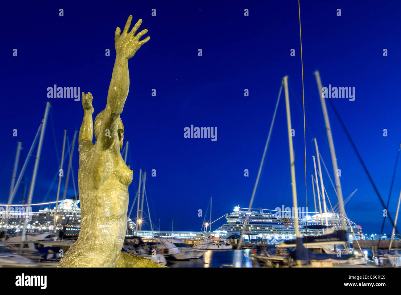 Mermaid sculpture hi-res stock photography and images - Alamy