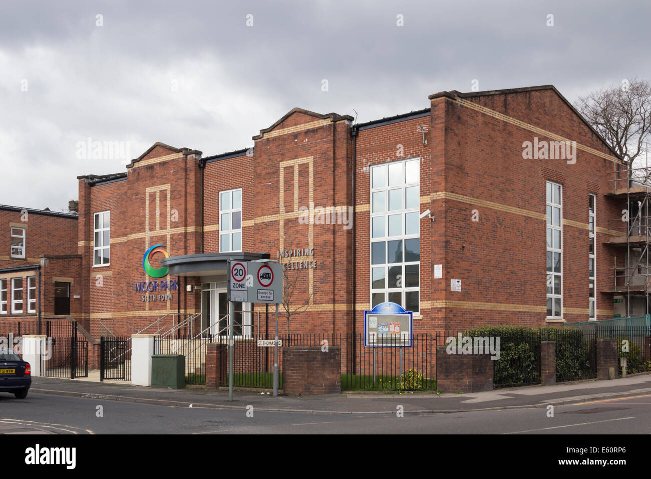 Sixth form and high school hi-res stock photography and images - Alamy