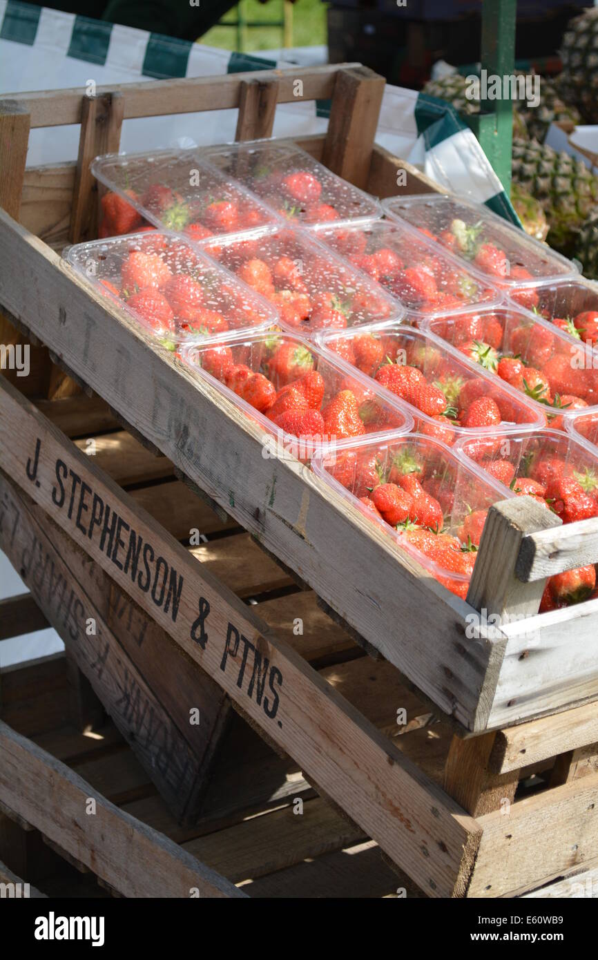 Berry crate hi-res stock photography and images - Alamy