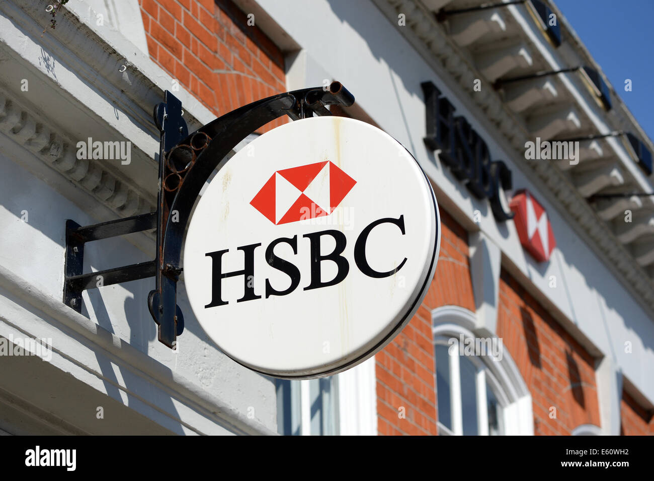 Hsbc uk sign hi-res stock photography and images - Alamy