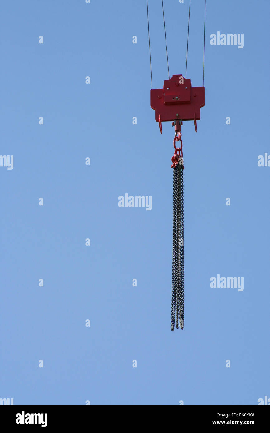 Sling chains hi-res stock photography and images - Alamy