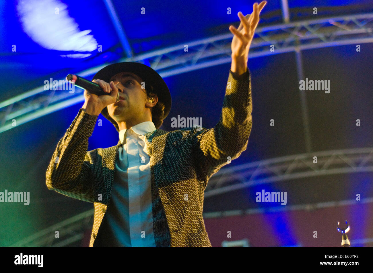 Paul smith singer hi-res stock photography and images - Alamy