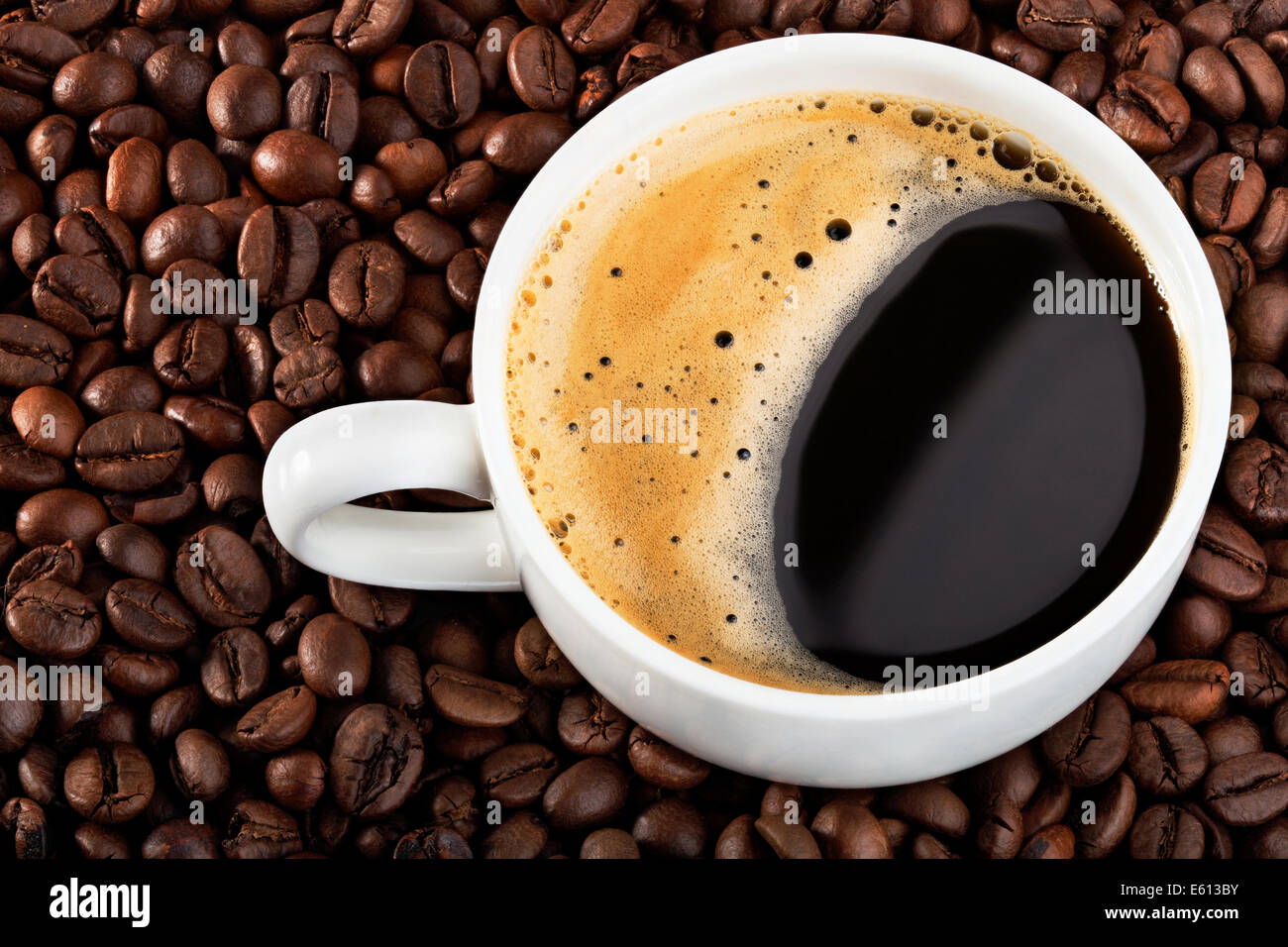 background coffee beans with white cup Stock Photo - Alamy