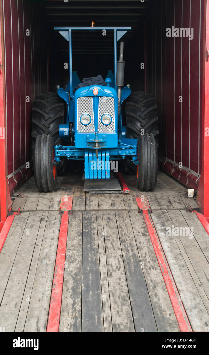 British vintage lorry hi-res stock photography and images - Alamy