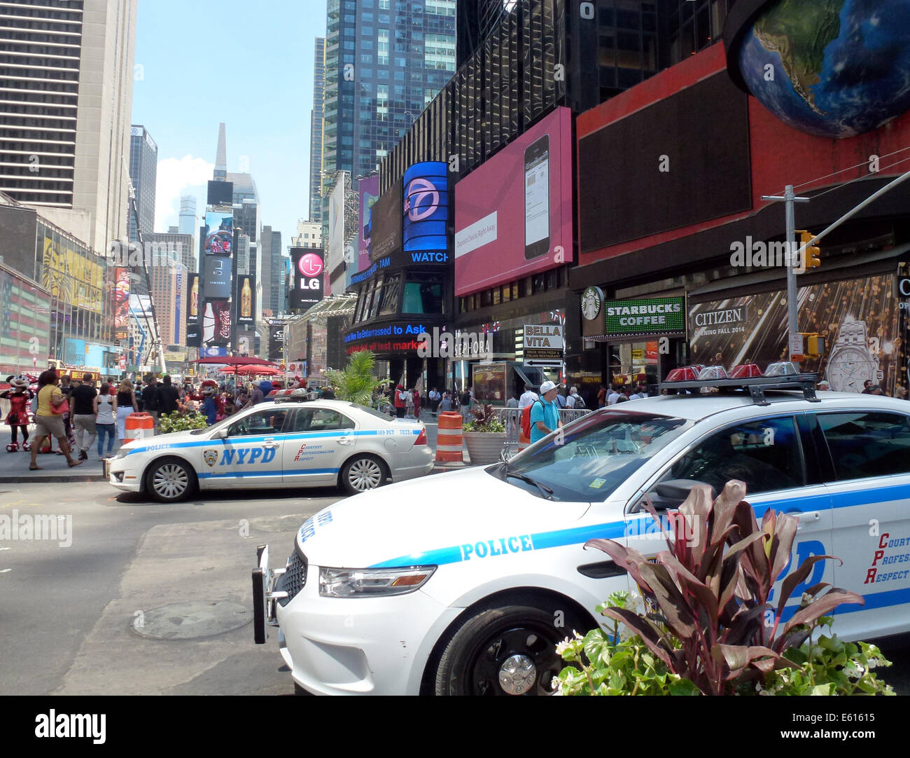 Nypd neon sign hi-res stock photography and images - Alamy