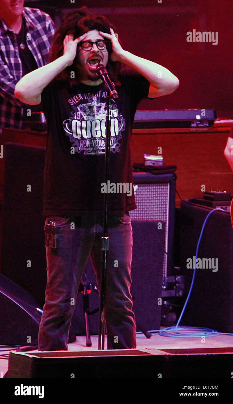 Las Vegas, Nevada, USA. 11th Aug, 2014. Adam Duritz (dreadlocks) lead ...