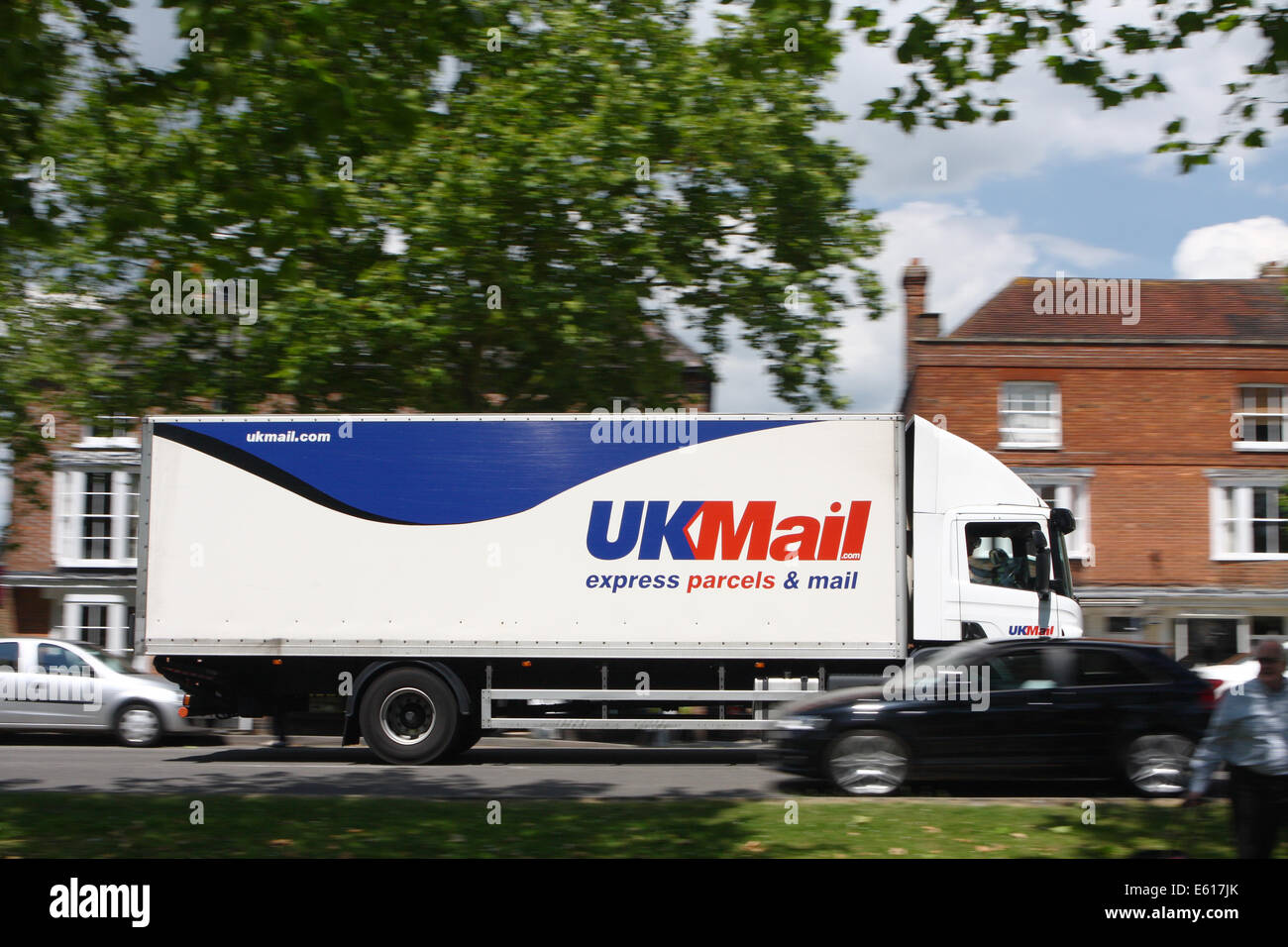 Uk mail lorry on roads hi-res stock photography and images - Alamy