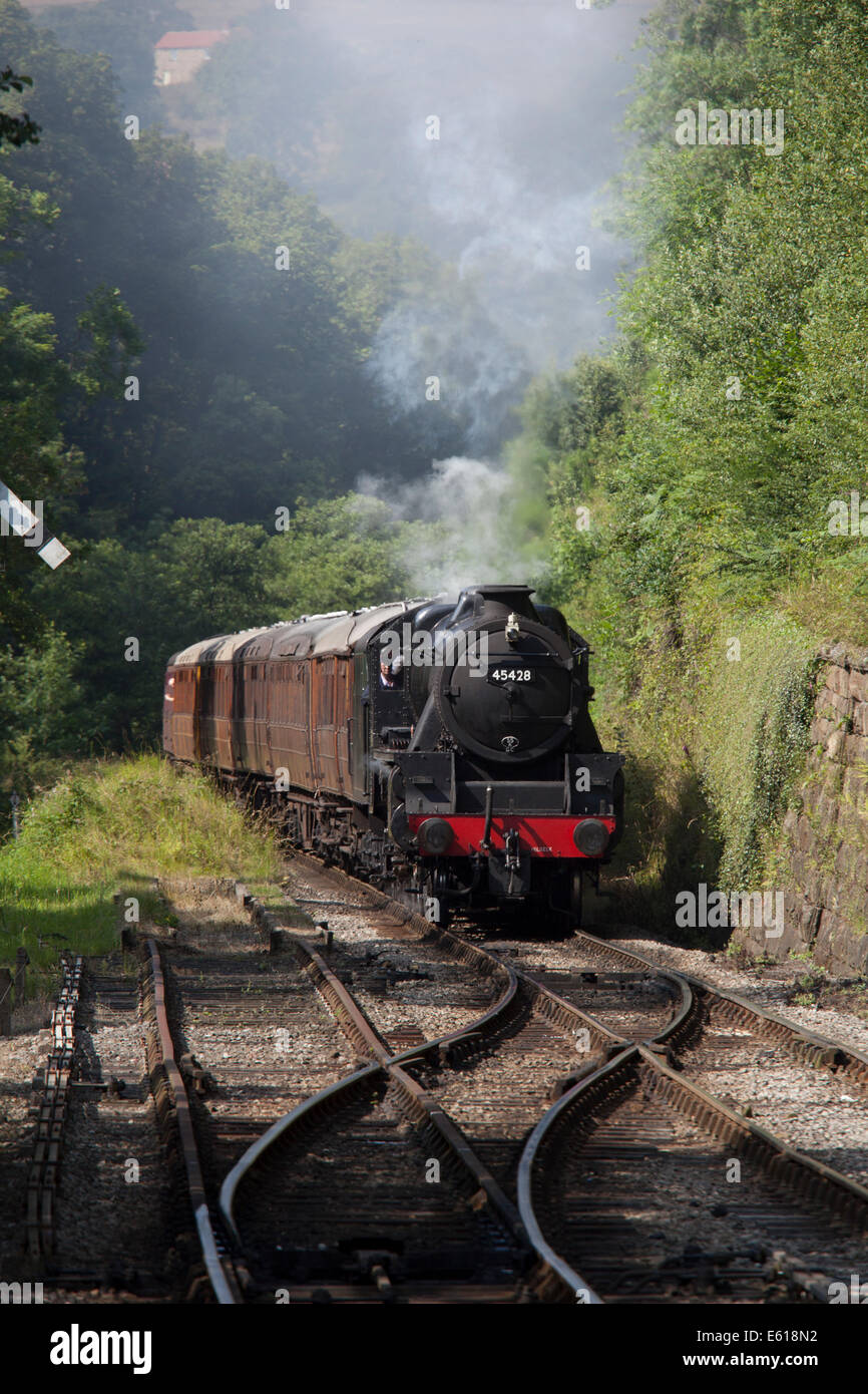 Train tracks uk hi-res stock photography and images - Alamy