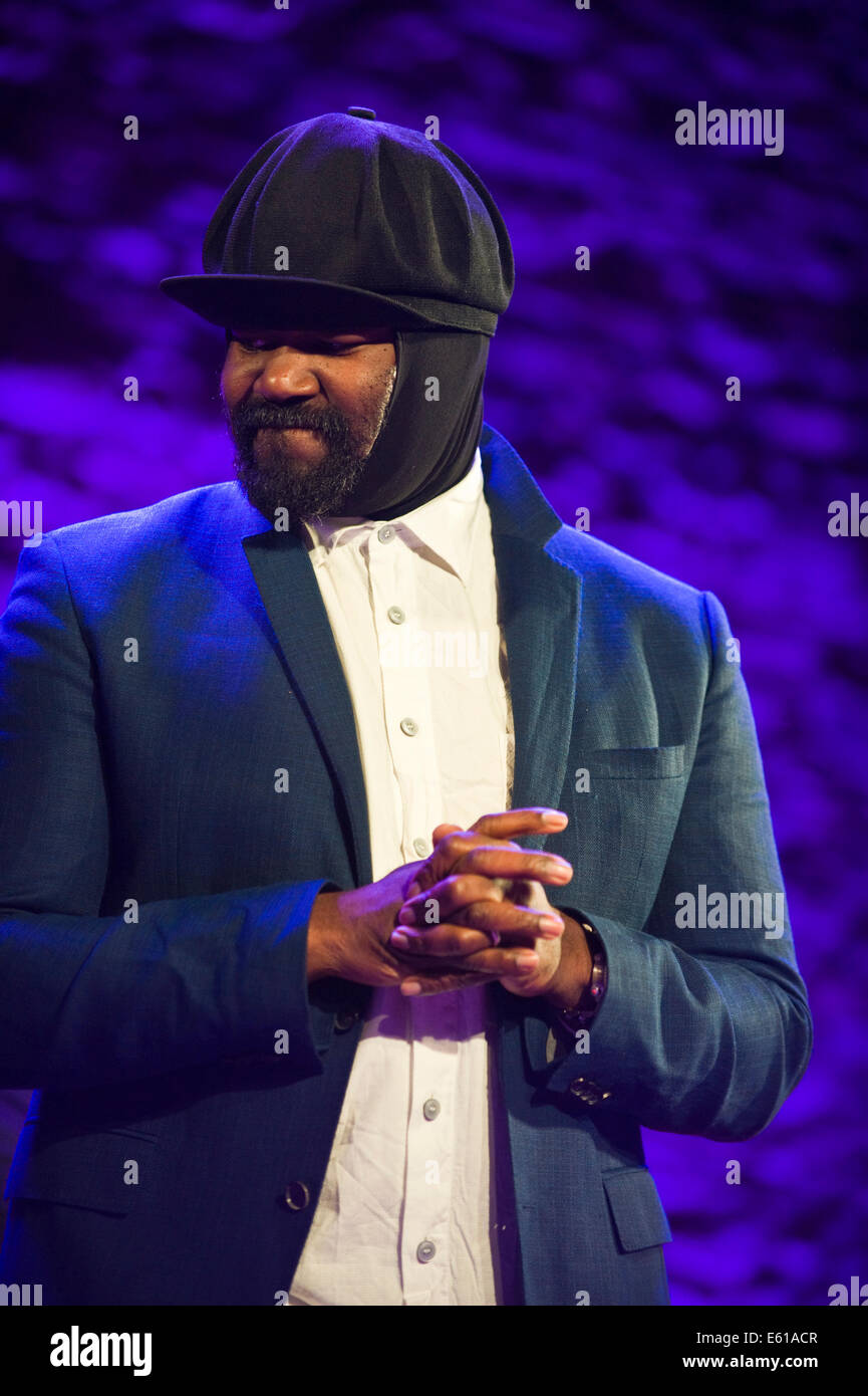 United kingdom live gig show singer singing hi-res stock photography ...