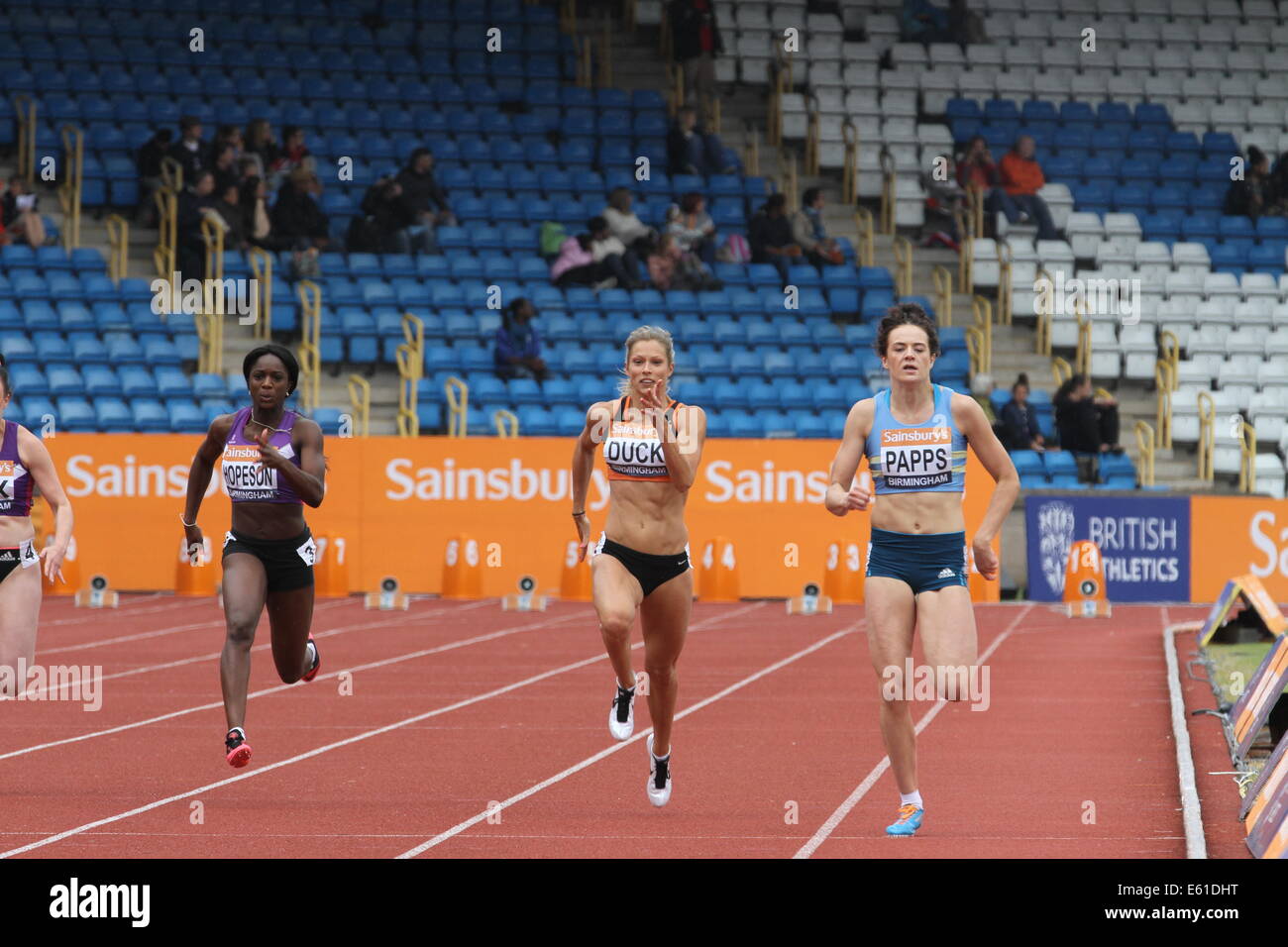 Joey Duck Women's 100m Stock Photo - Alamy