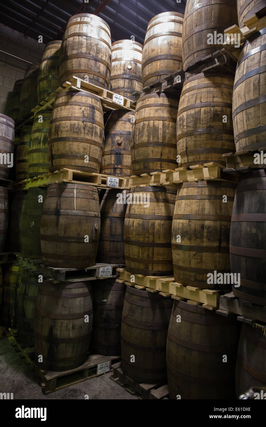 Wooden barrels hi-res stock photography and images - Alamy