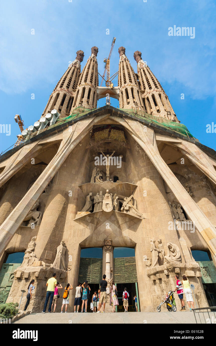 La Sagrada Família Antoni Gaudí's renowned unfinished church in ...