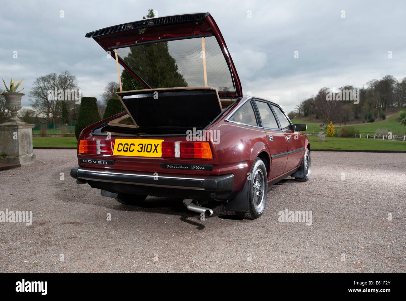 1981 Rover SD1 Vanden Plas V8 powered luxury car with sports car ...