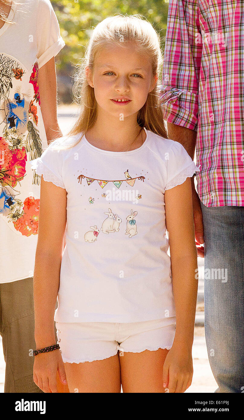 Crown princess leonor of spain hi-res stock photography and images - Alamy