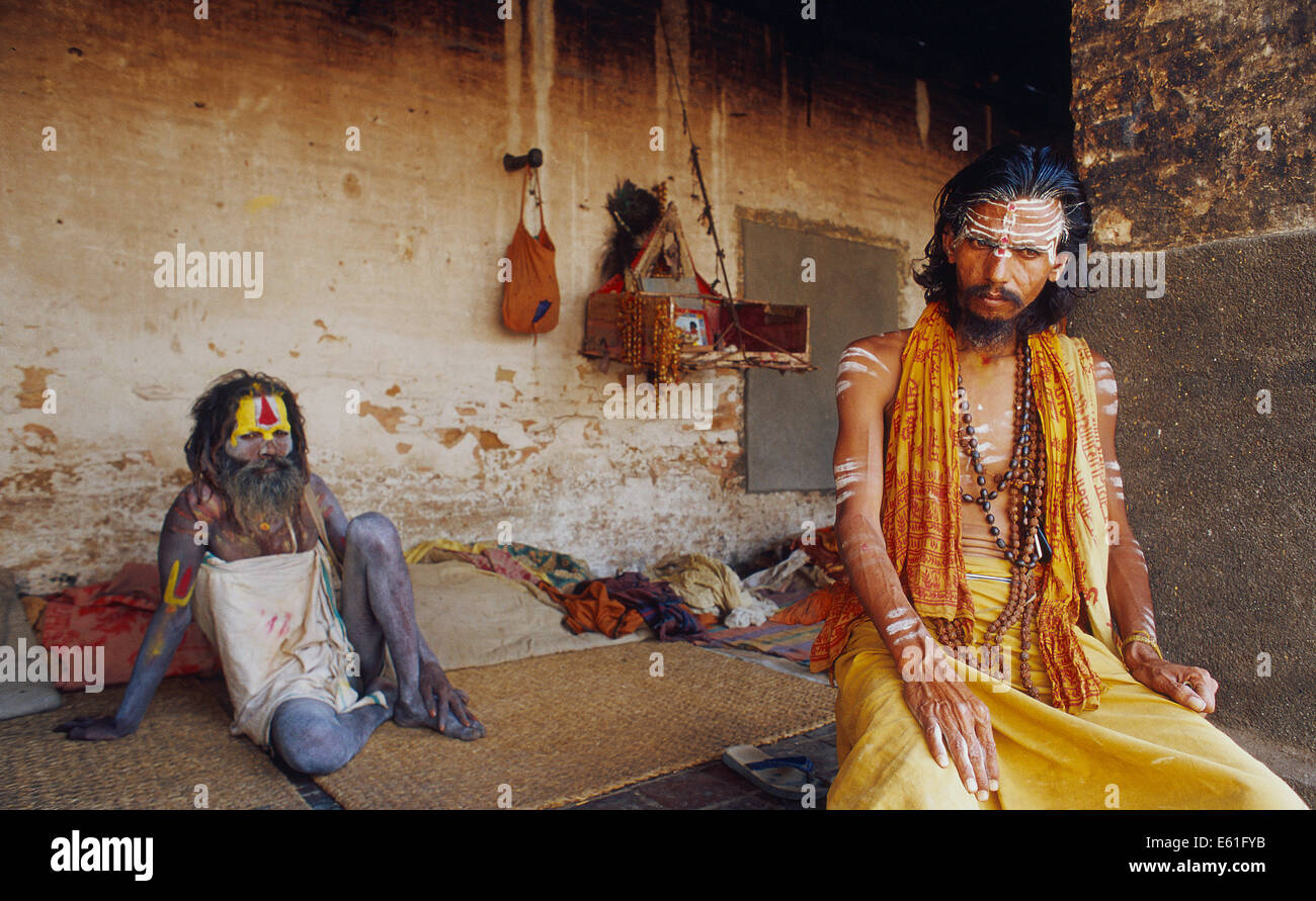 Nepal pashupatinath hindu sadhu ascetic hi-res stock photography and ...