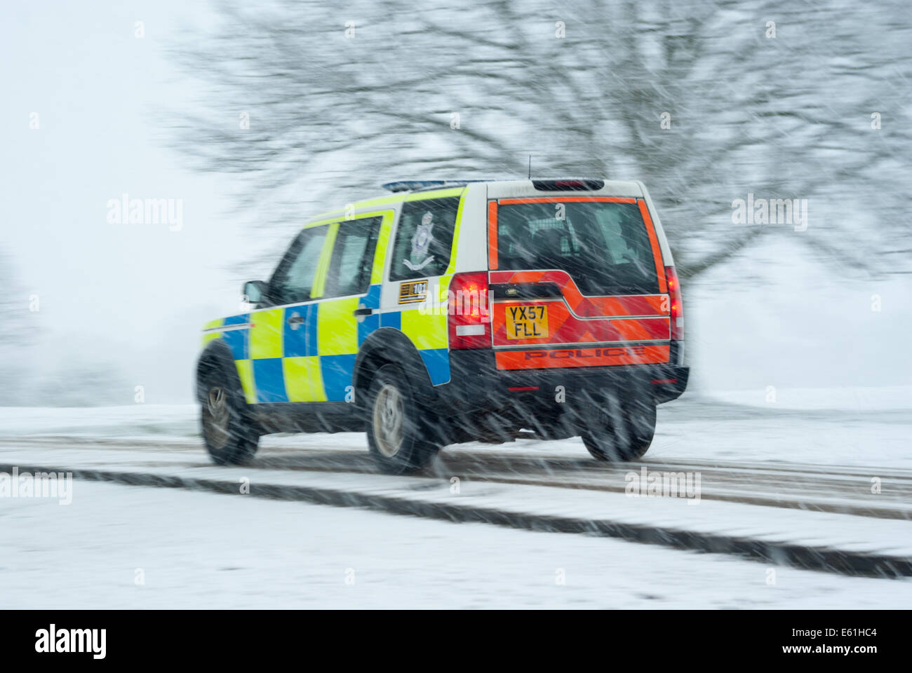 Police 4x4 hi-res stock photography and images - Alamy