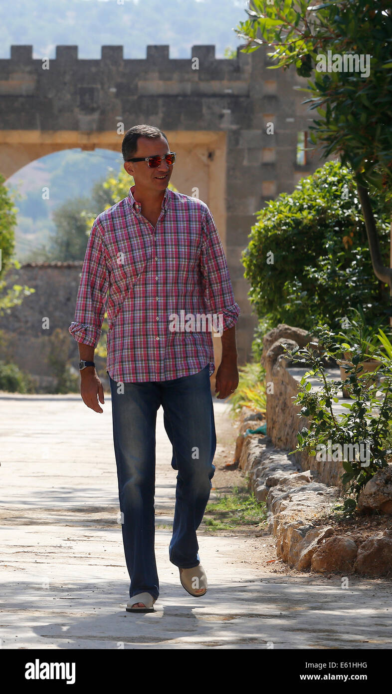 John Emmanuel Bermundo Pose