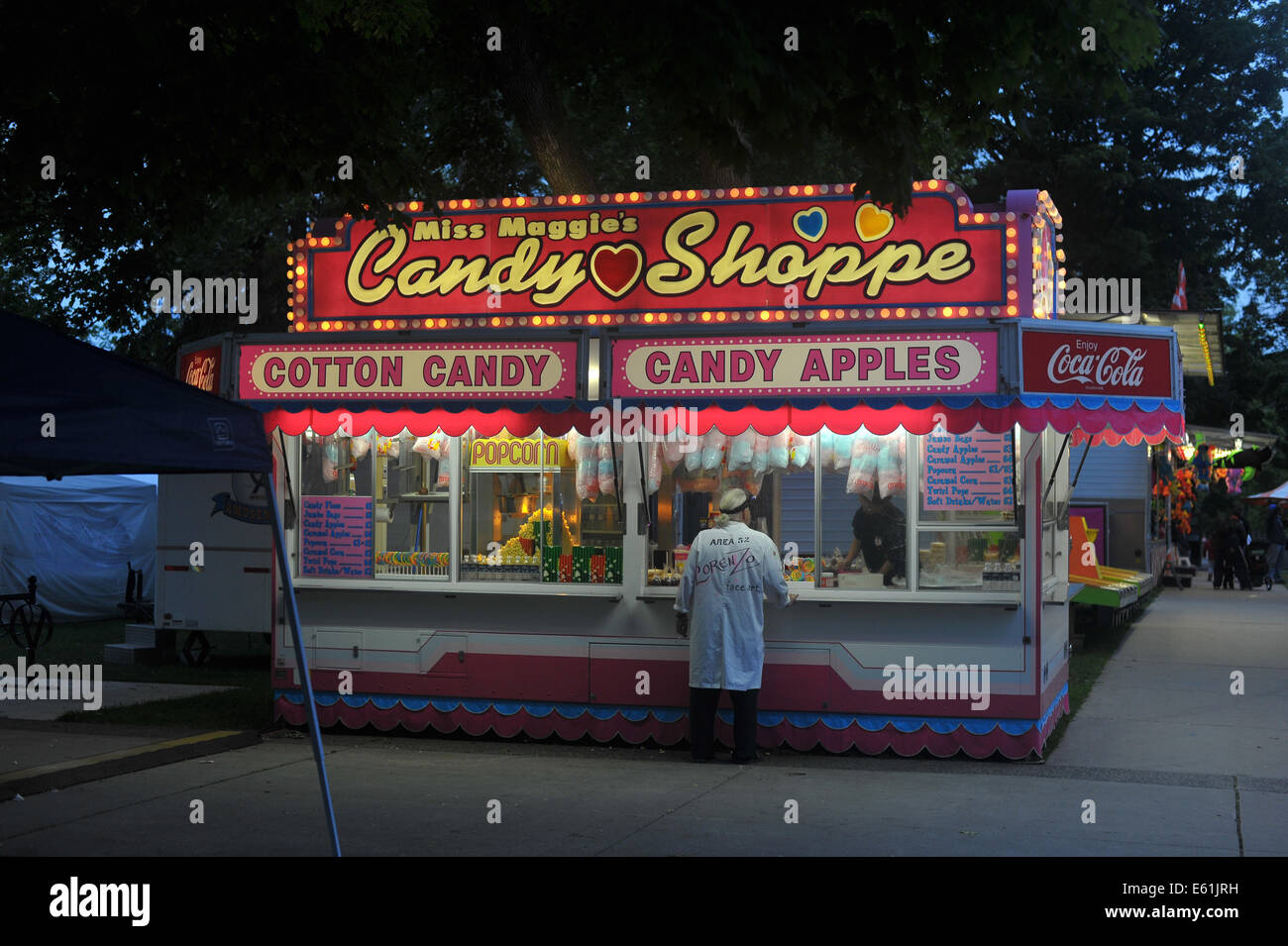 Cotton candy stall hi-res stock photography and images - Alamy