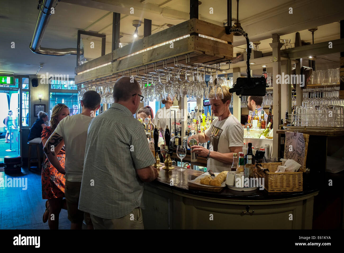 The Wheatsheaf Borough _ 15 Best Borough Market Pubs in London – REMOEQ