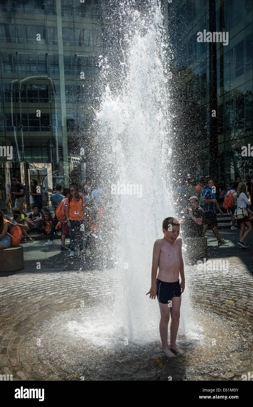 Colling hi-res stock photography and images - Alamy