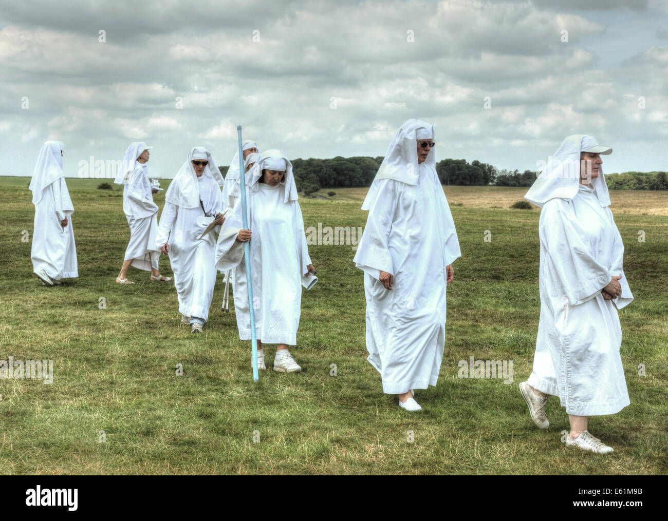 stonehenge druid ceremony solstice pagan rites Stock Photo - Alamy