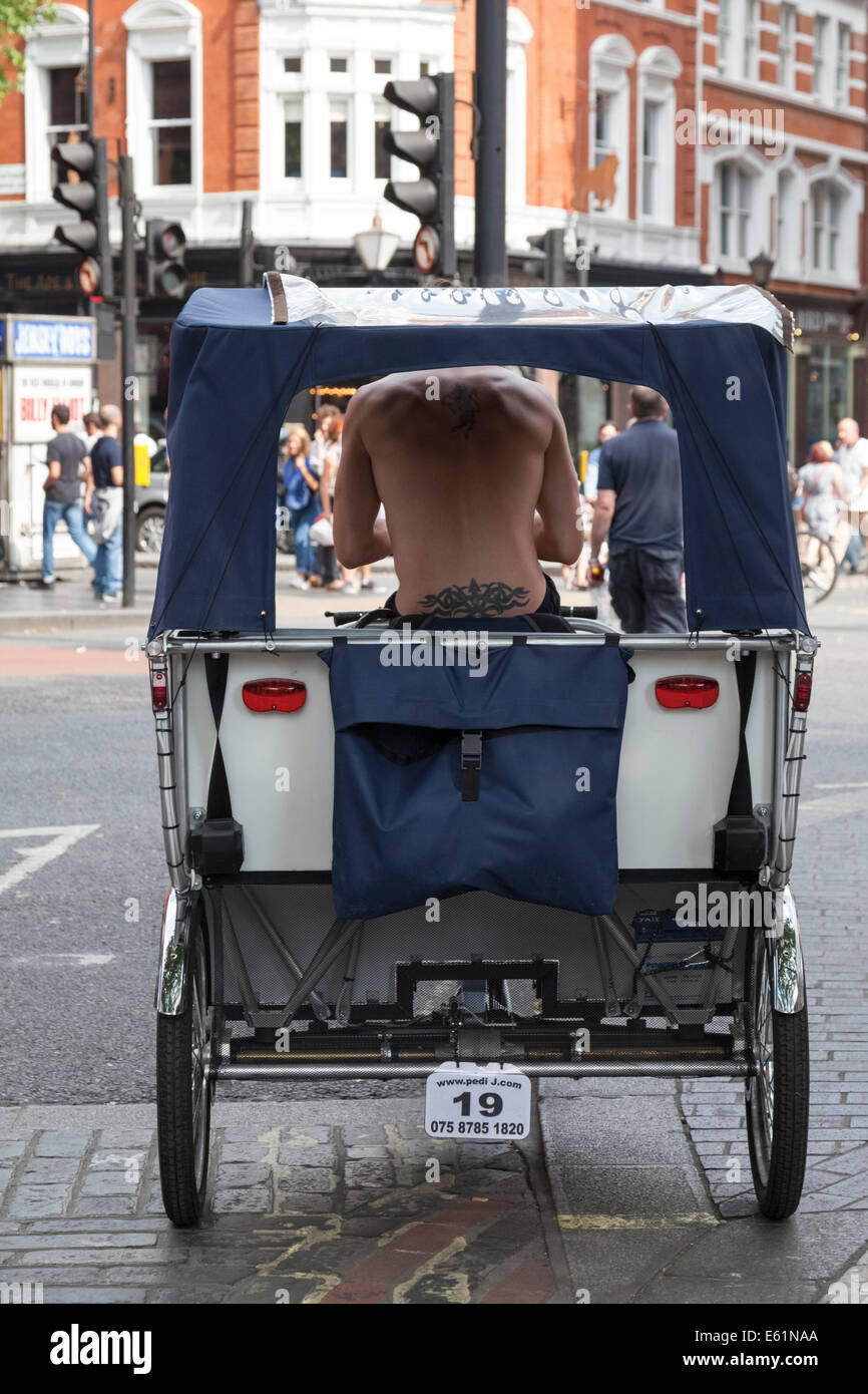 Rickshaw london hi-res stock photography and images - Alamy