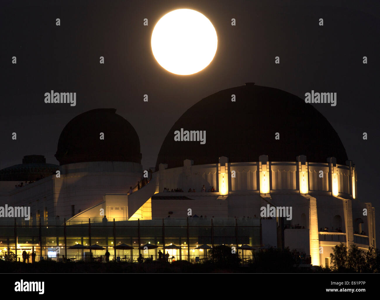 Los Angeles, California, USA. 10th Aug, 2014. A perigee moon also known ...