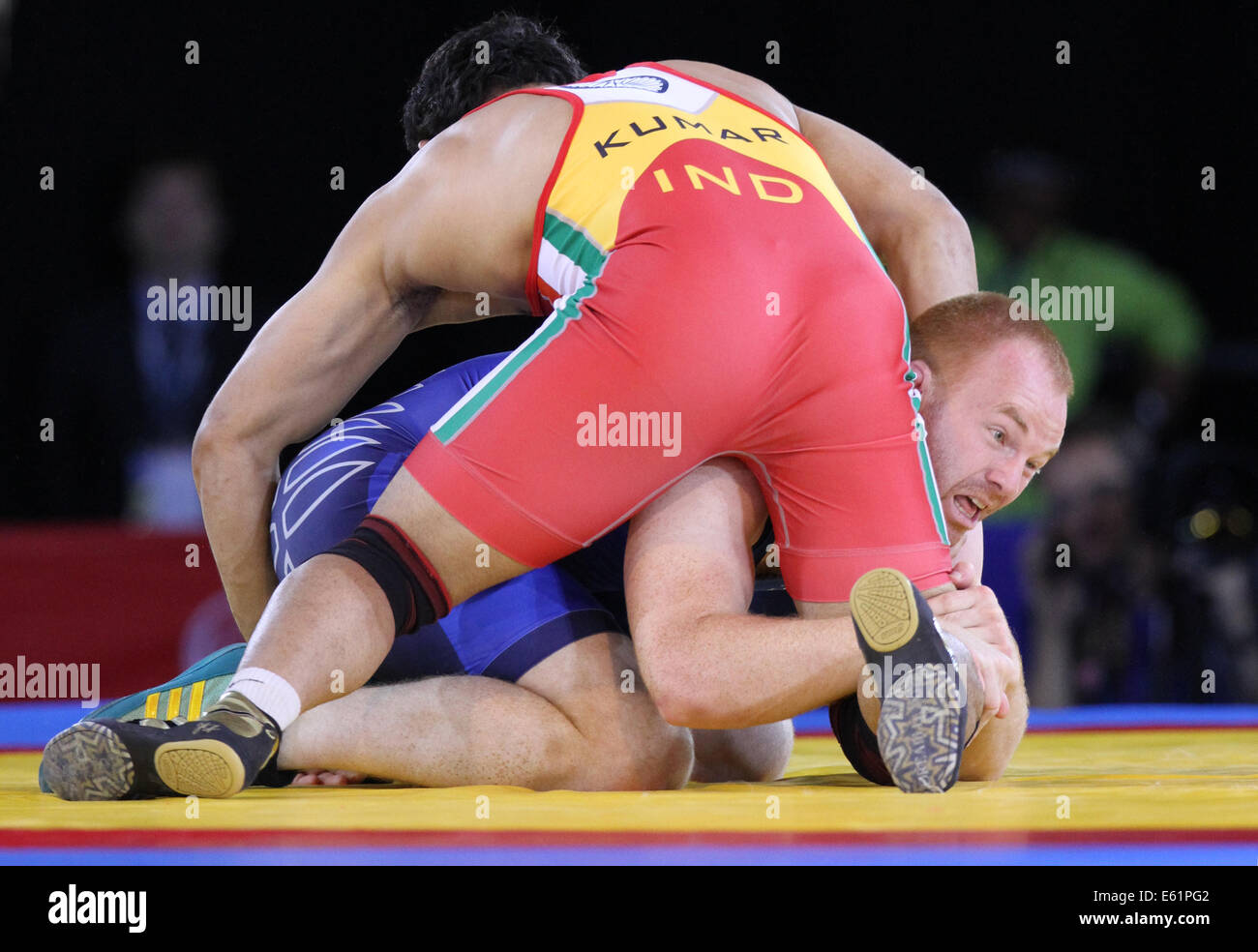 Fat men wrestling hi-res stock photography and images - Alamy
