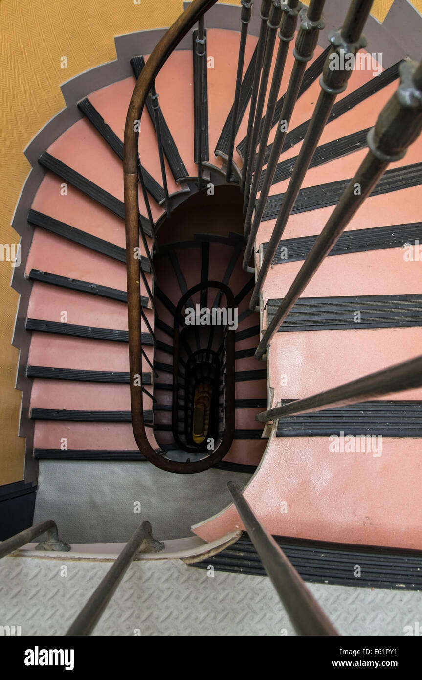 Symmetrical stairs hi-res stock photography and images - Alamy