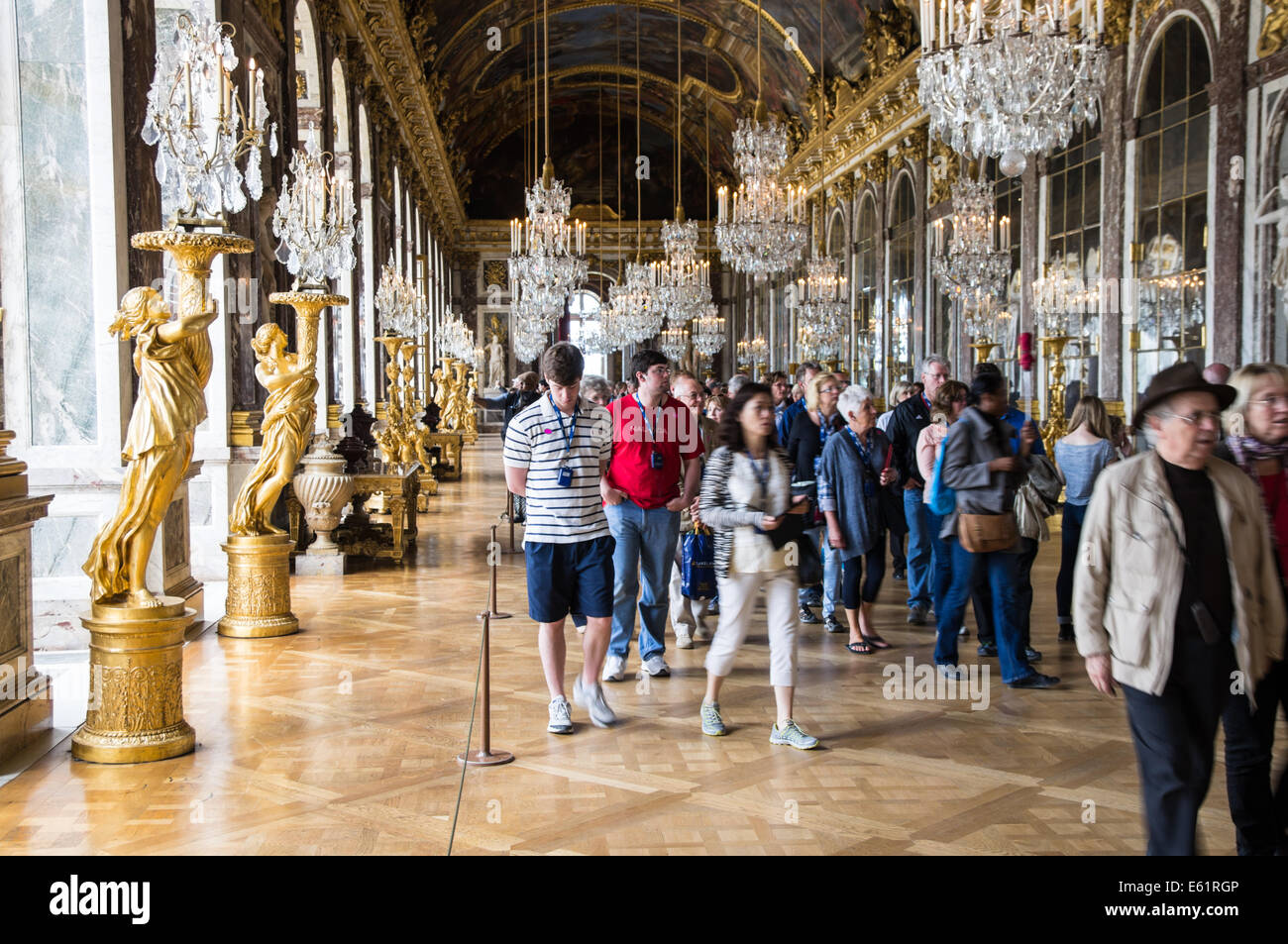 Versailles hall of mirrors hi-res stock photography and images - Alamy