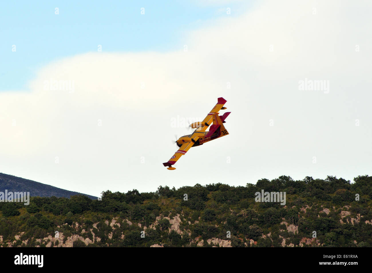 Firefighting aircraft france hi-res stock photography and images - Alamy
