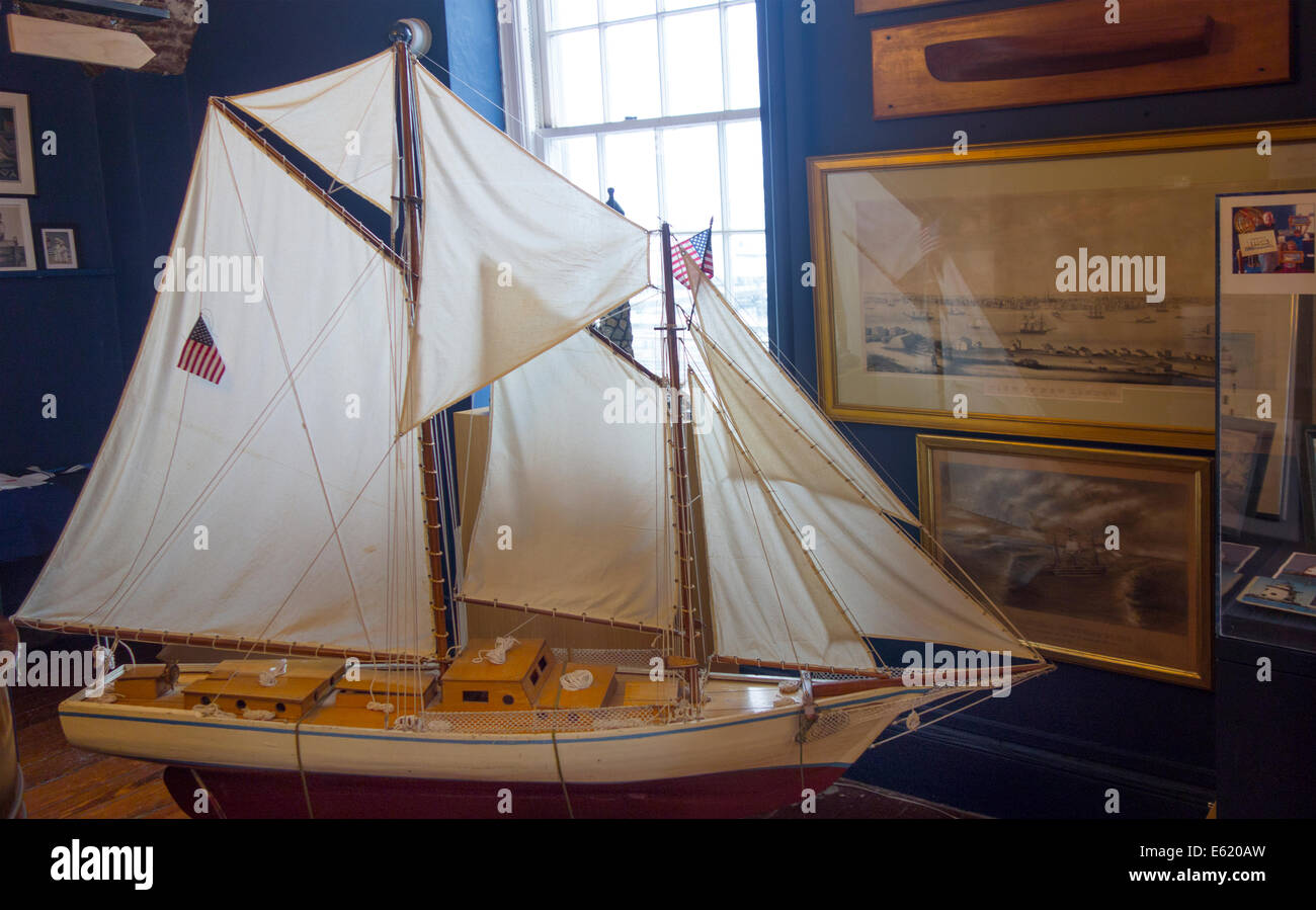 Custom house maritime museum in New London CT Stock Photo - Alamy