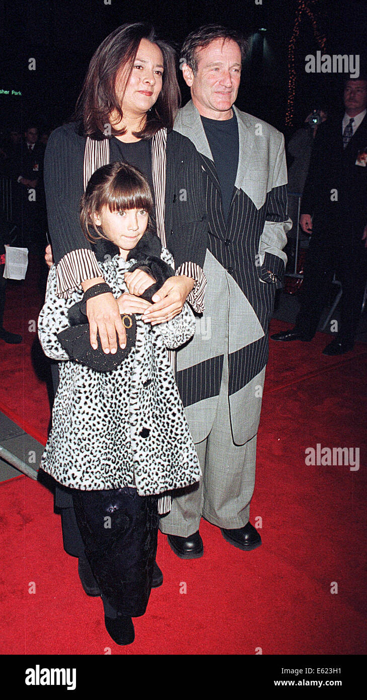 FILE PIX: New York, NY, USA. 13th Dec, 1998. Robin Williams, wife ...