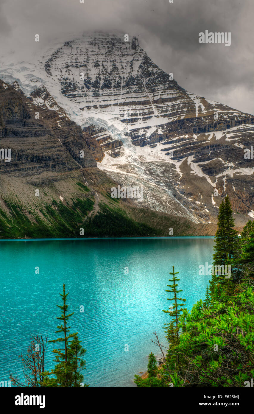 Scenic mountain hiking views, Berg Lake Trail, Mount Robson Provincial ...