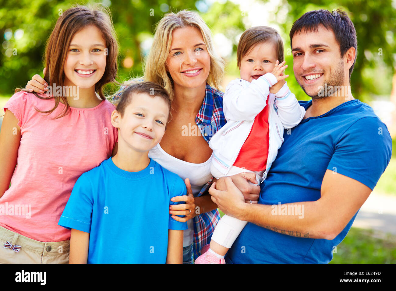 Big and happy family having outdoor rest Stock Photo - Alamy