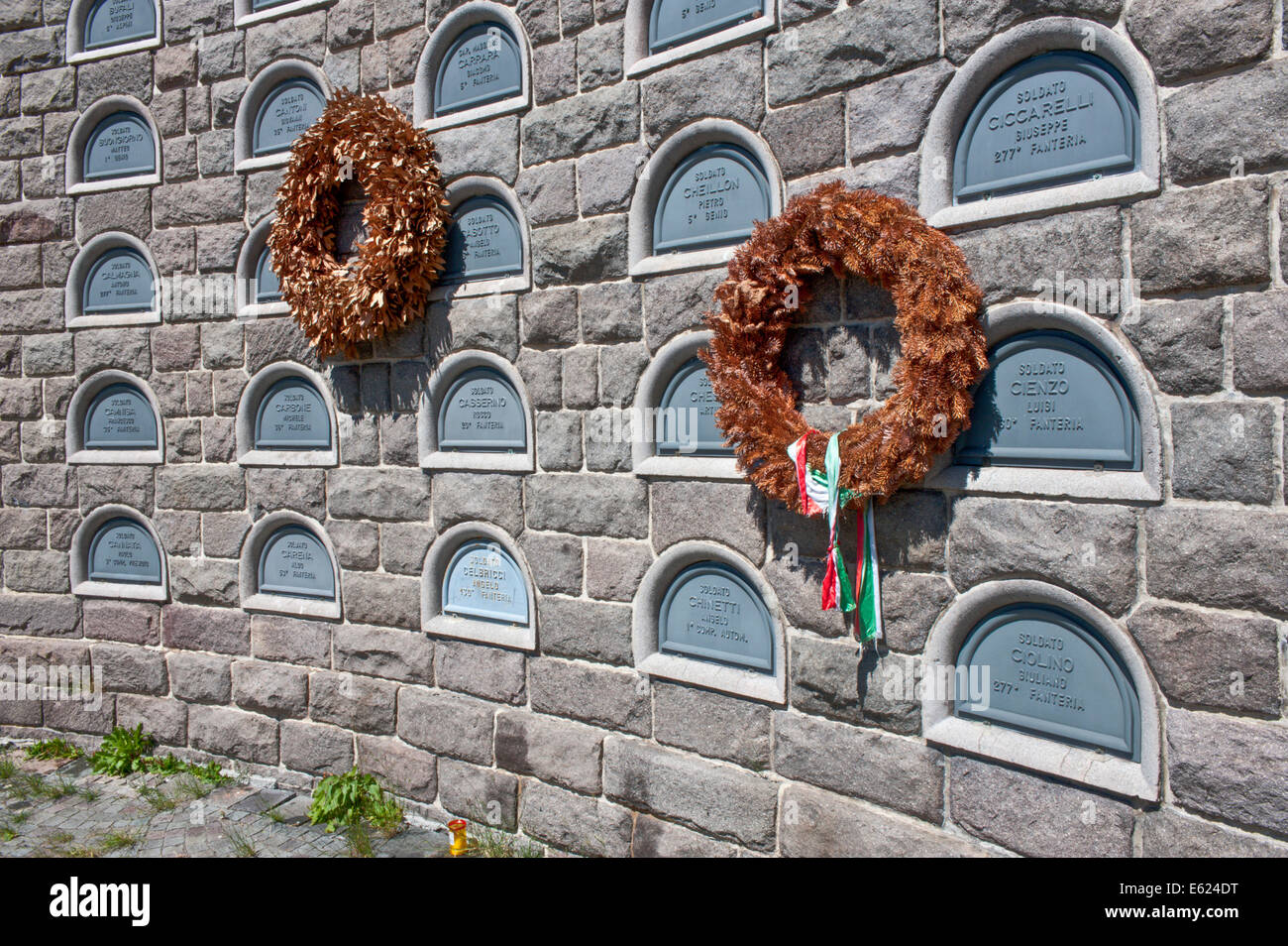 War memorial to the fallen soldiers of World War 1, ossuary, built ...