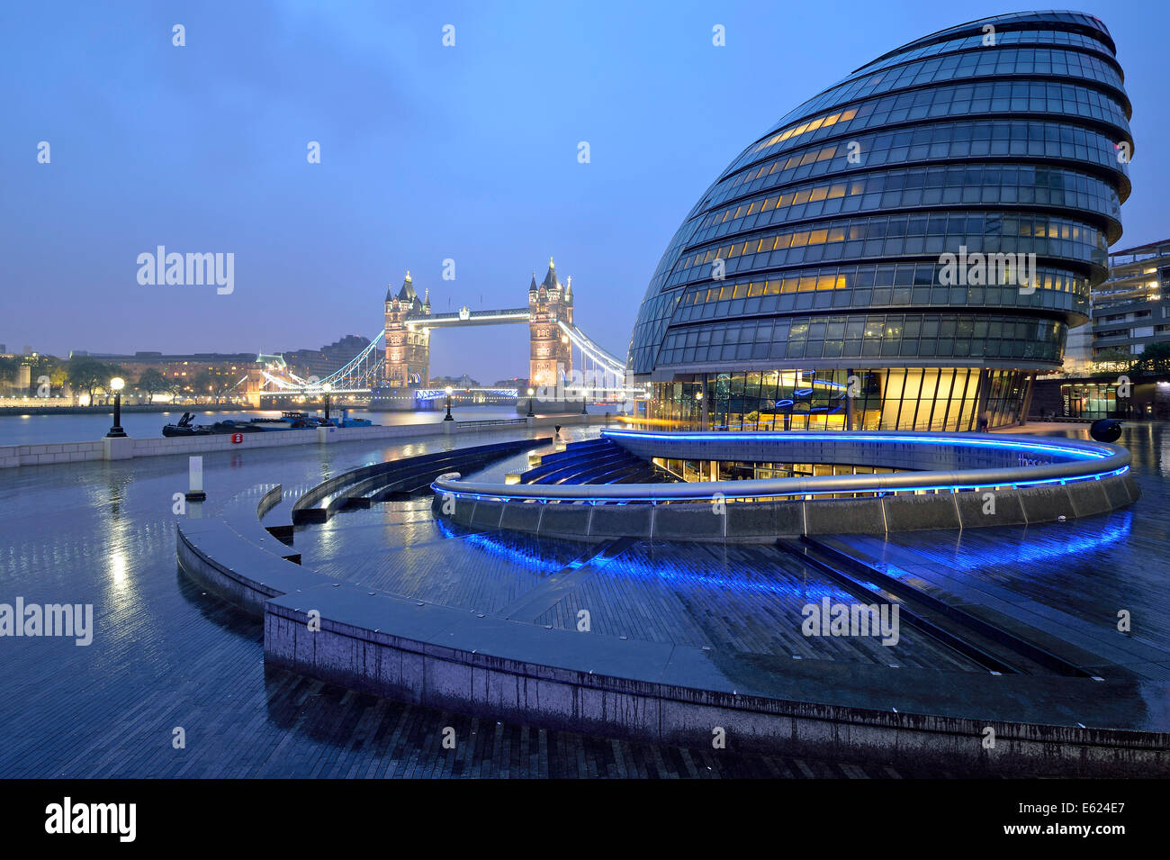 Norman foster tower hi-res stock photography and images - Alamy