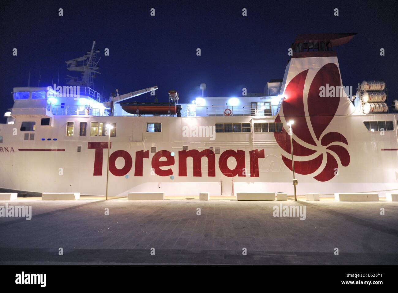 Capraia island (Tuscan Archipelago, Italy), Toremar ferry in the harbor Stock Photo - Alamy