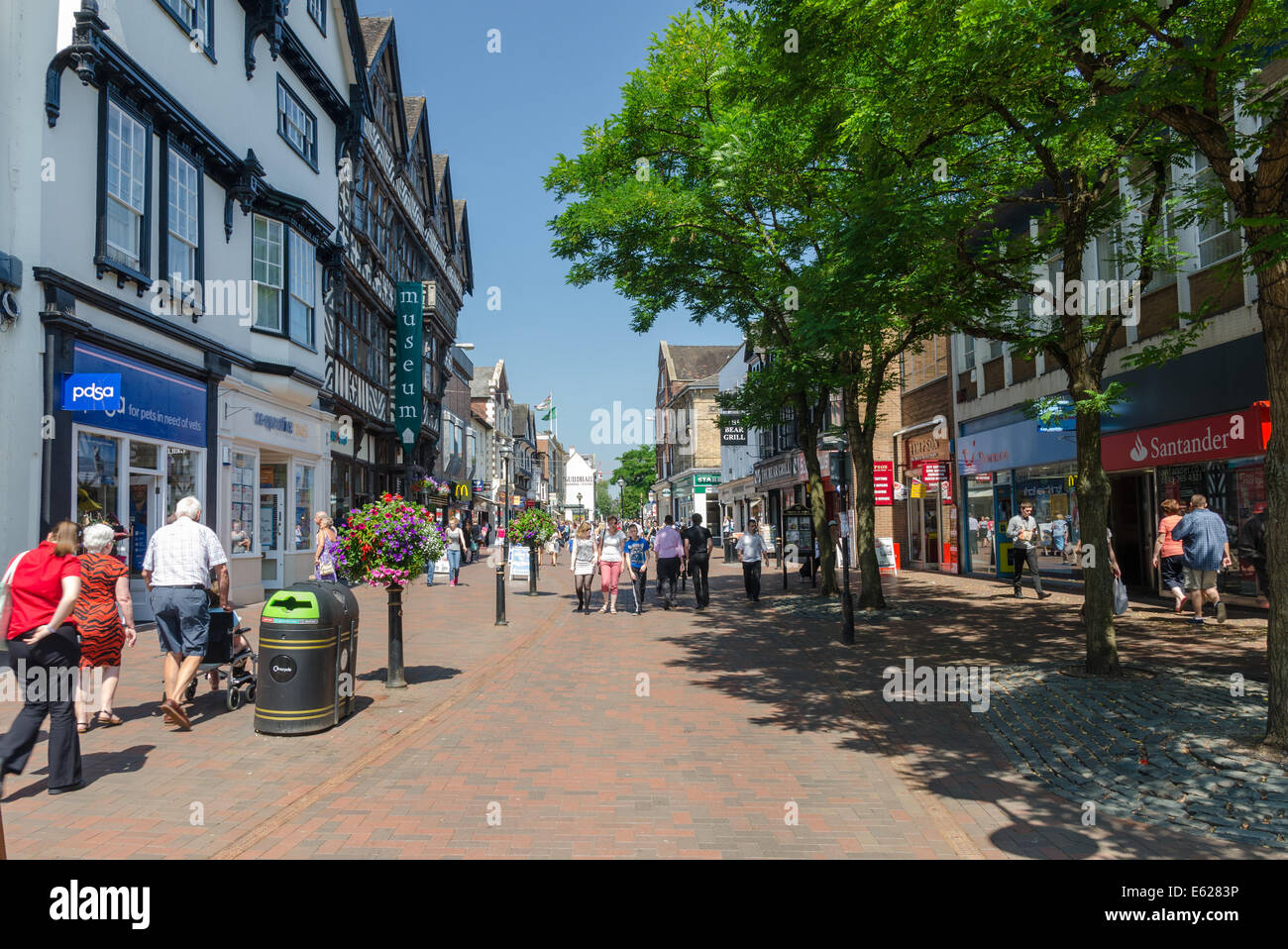 Shops and Shoppers in Greengate Street in the centre of Stafford Stock ...
