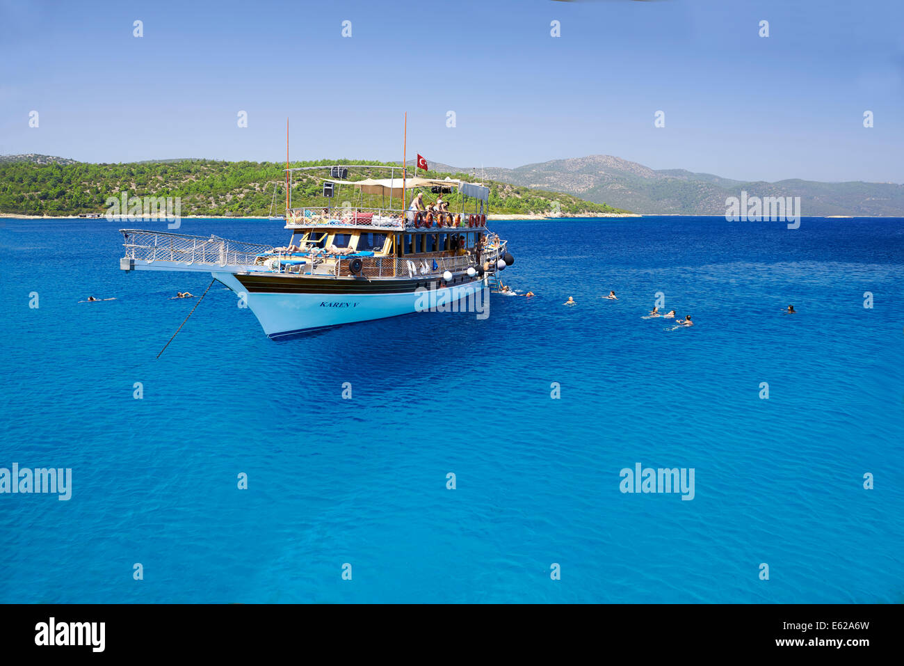 Day trip boat hi-res stock photography and images - Alamy