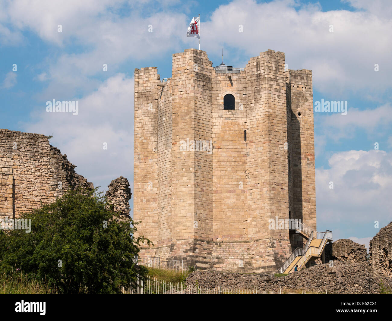 Conisbrough castle south yorkshire hi-res stock photography and images ...