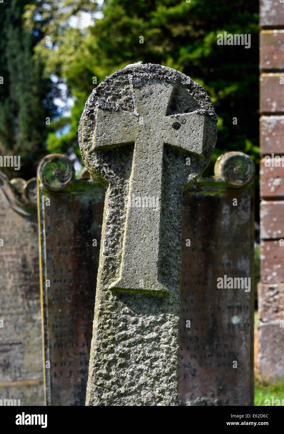 Gravestone cross hi-res stock photography and images - Alamy